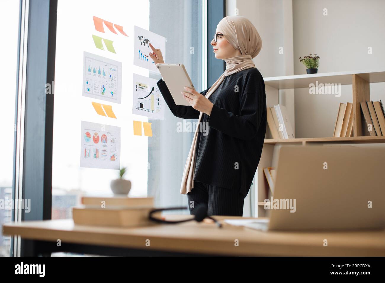 Data matching hi-res stock photography and images - Alamy