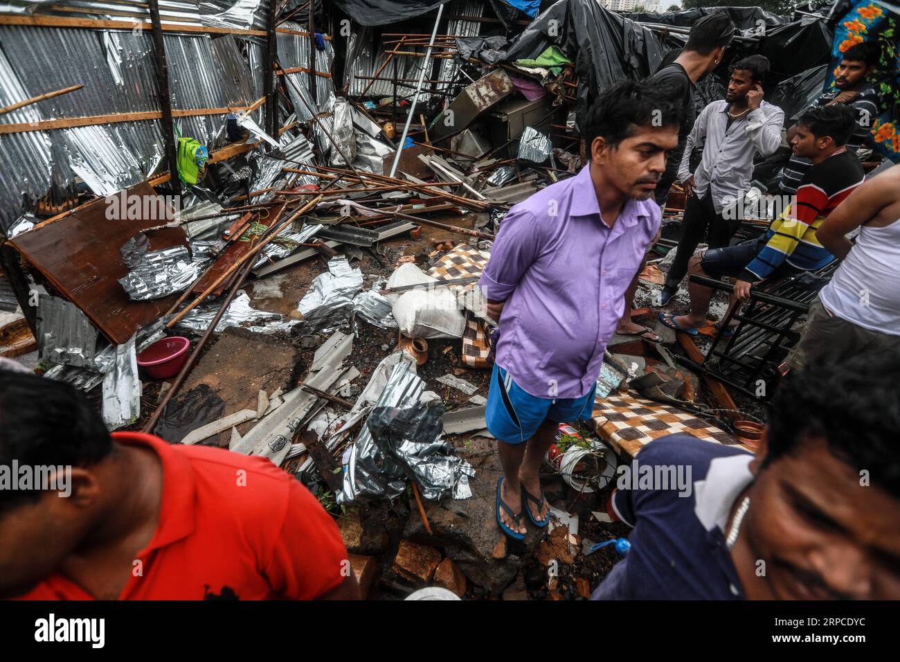 Onlokers hi-res stock photography and images - Alamy