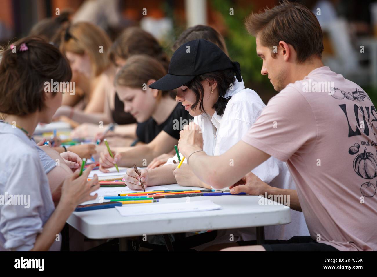 Moscow, Russia, August 27, 2022: Open Lessons. Master class on drawing ...