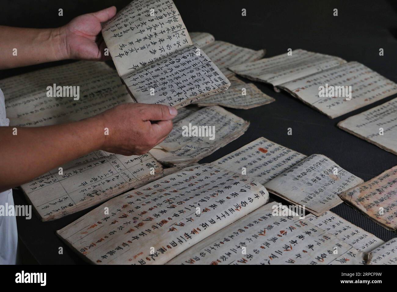 (190703) -- SANDU, July 3, 2019 -- Cultural researcher Wei Shizhao ...