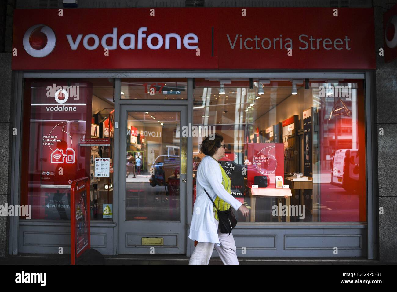 Huawei store uk hi-res stock photography and images - Alamy