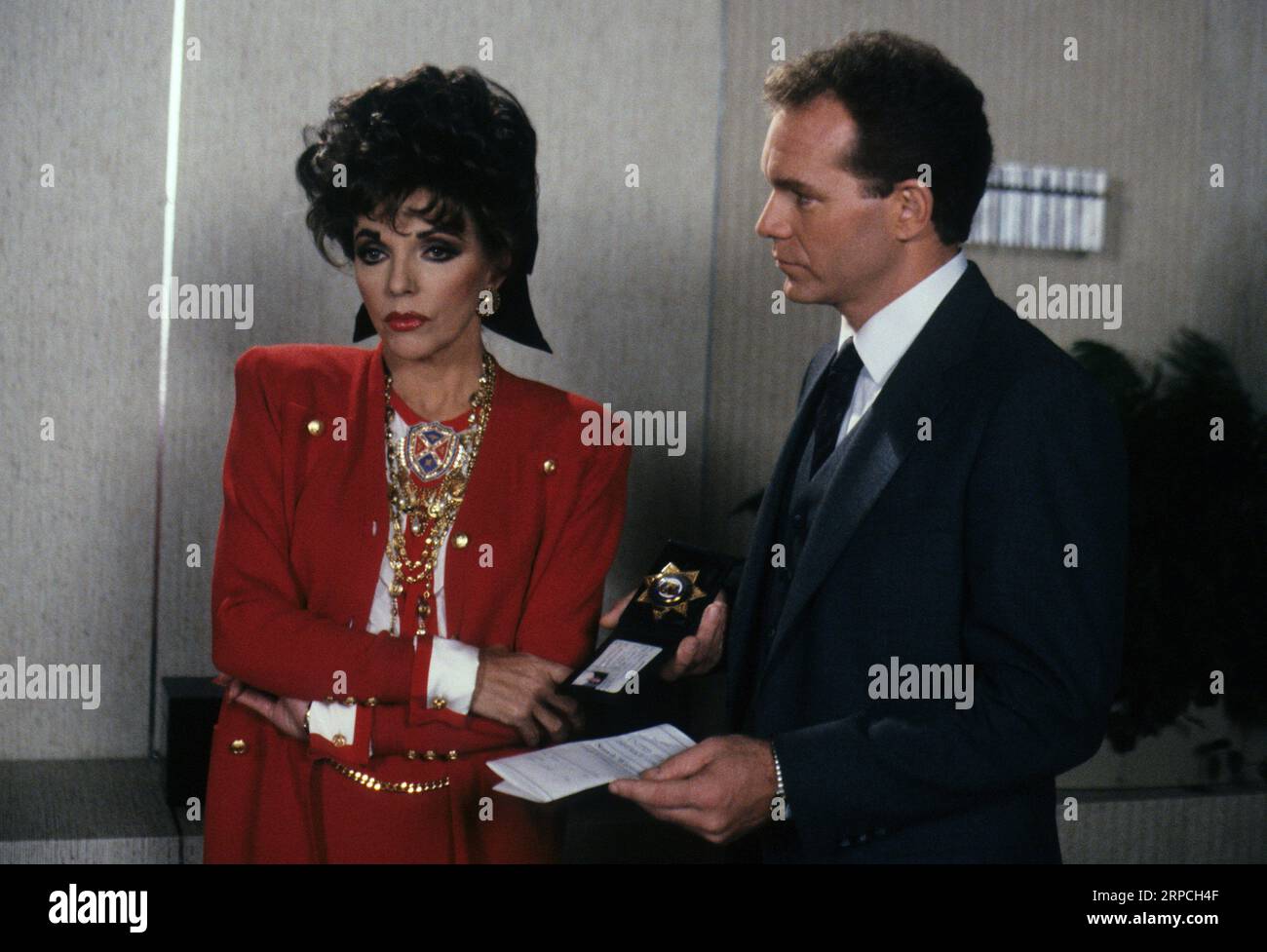 DYNASTY TV Series Joan Collins Linda Evans Stock Photo - Alamy