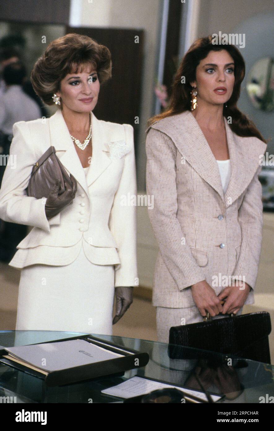 DYNASTY TV Series Joan Collins Linda Evans Stock Photo - Alamy
