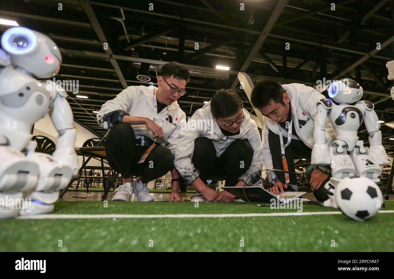 Programme robotics hi-res stock photography and images - Alamy