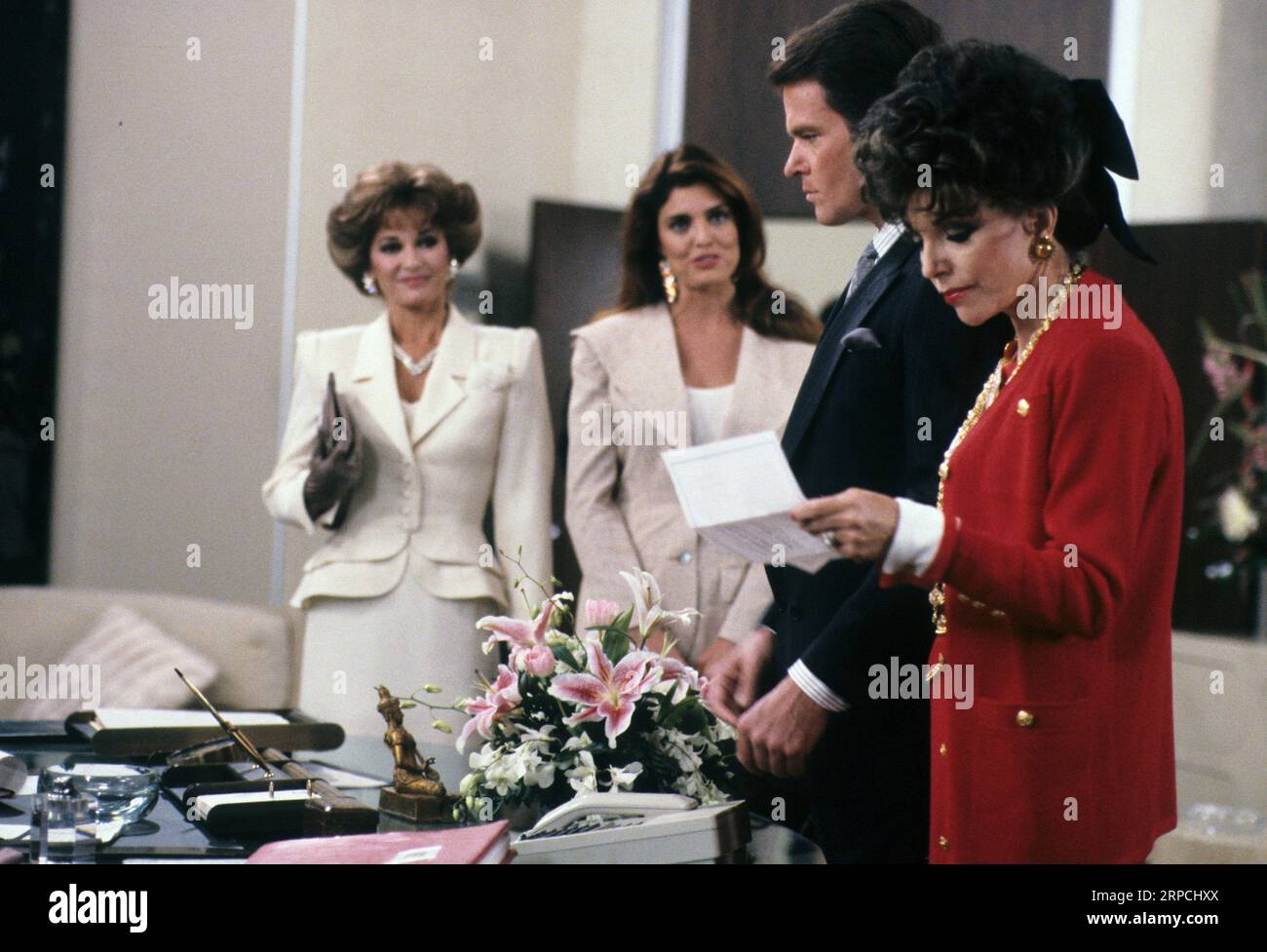 DYNASTY TV Series Joan Collins Linda Evans Stock Photo - Alamy