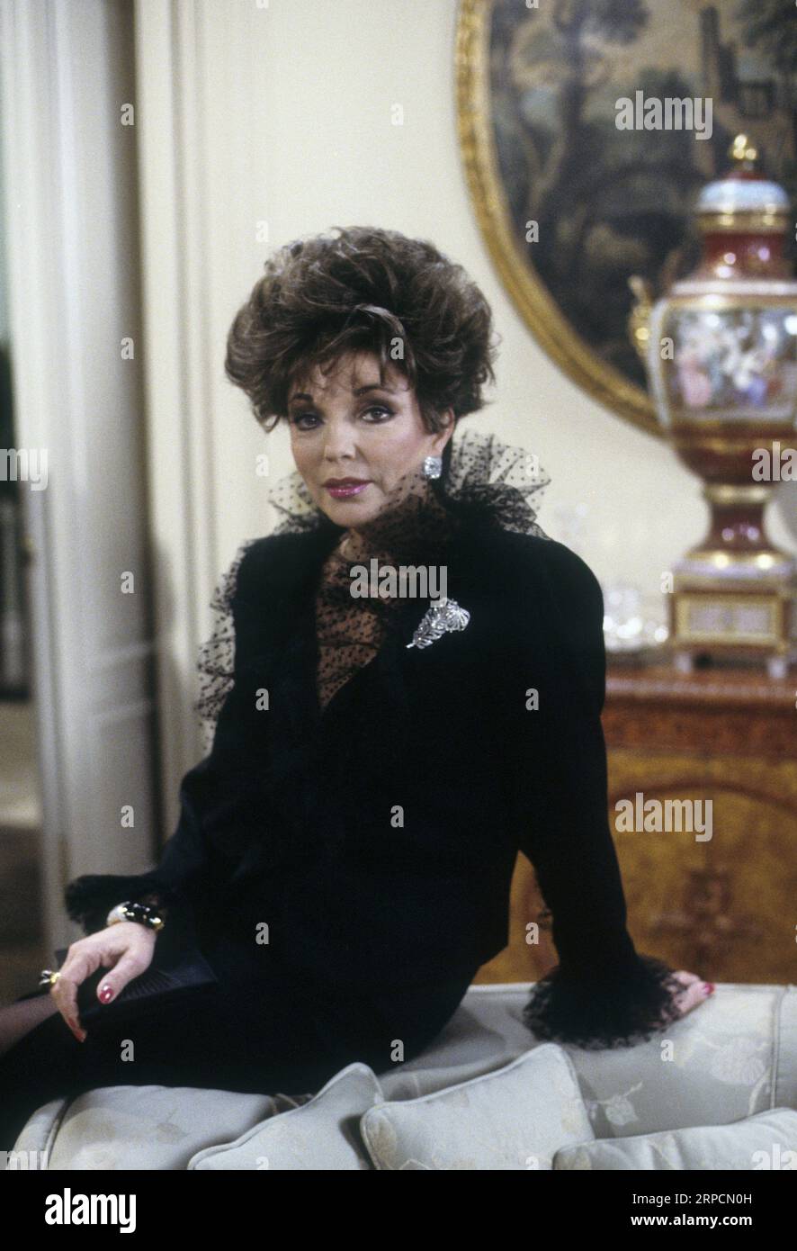 DYNASTY TV Series Joan Collins Linda Evans Stock Photo - Alamy