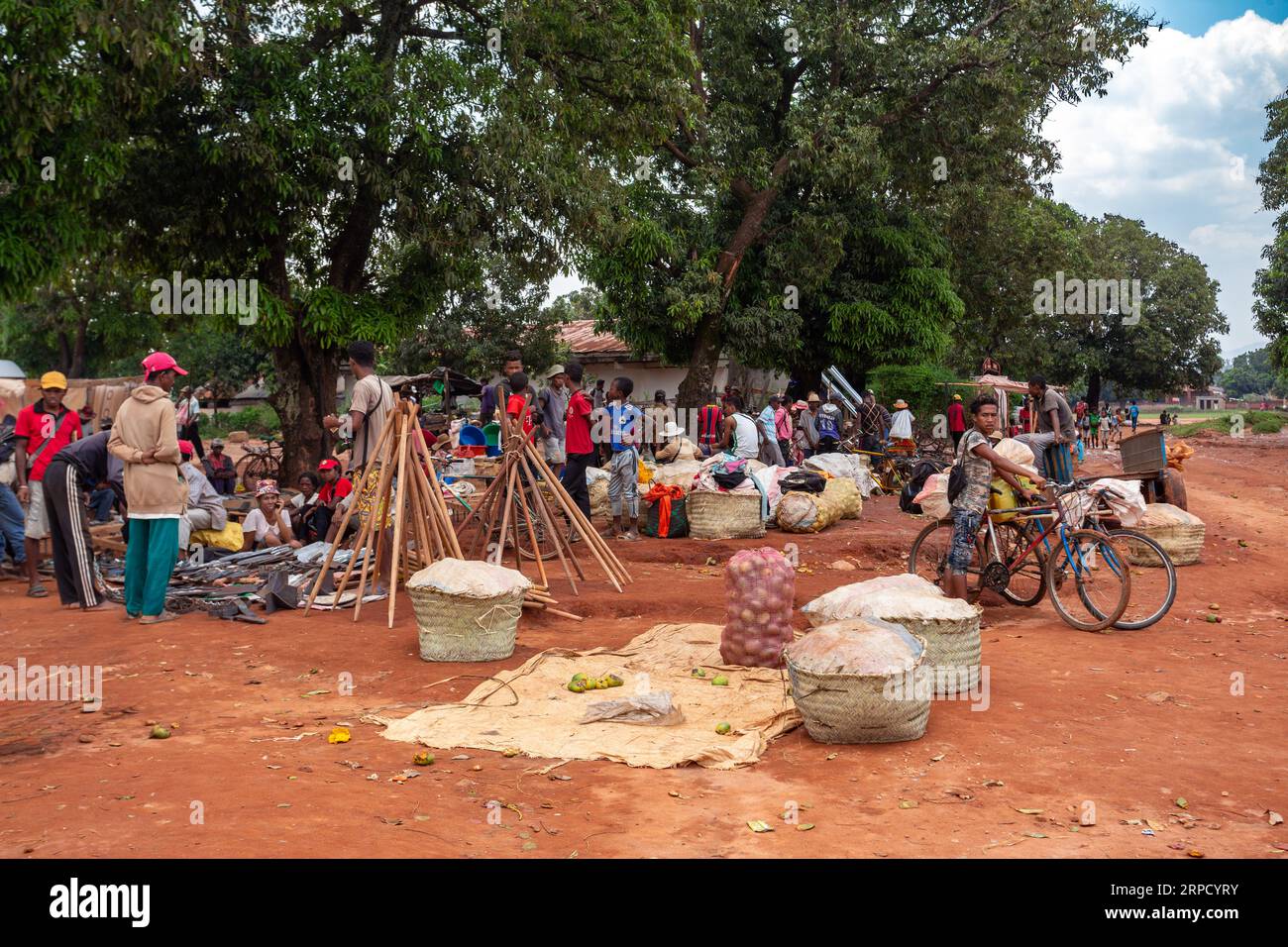 Mandoto, Madagascar - November 9th, 2022: Street market in Mandoto city ...