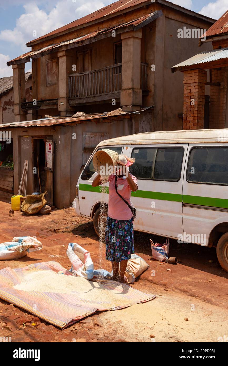 Mandoto, Madagascar - November 9th, 2022: Street market in Mandoto city ...