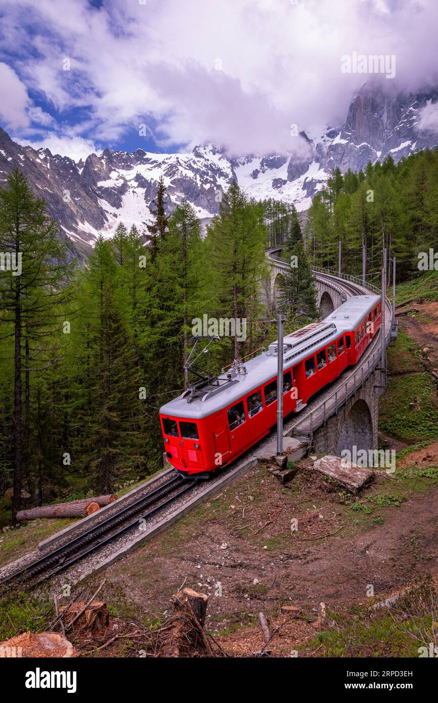 Train blanc hi-res stock photography and images - Alamy