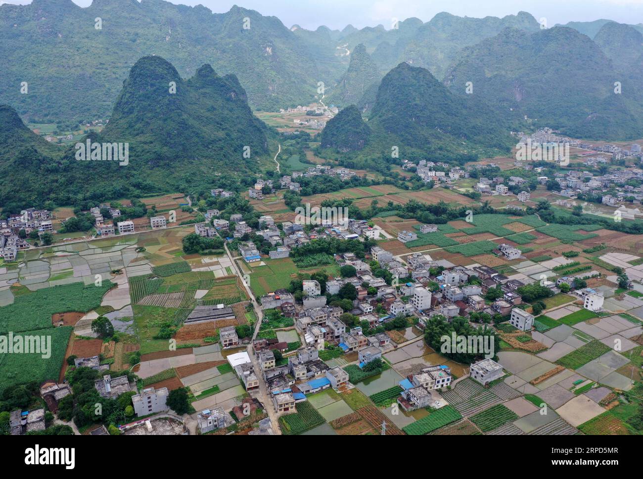 Chengjiang and chengjiang hi-res stock photography and images - Alamy