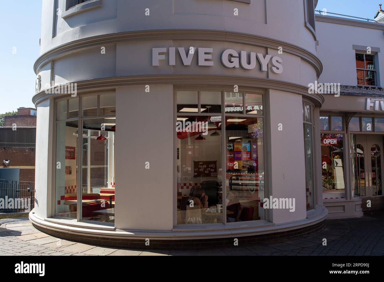 Windsor, Berkshire, UK. 4th September, 2023. A Five Guys Restaurant in ...