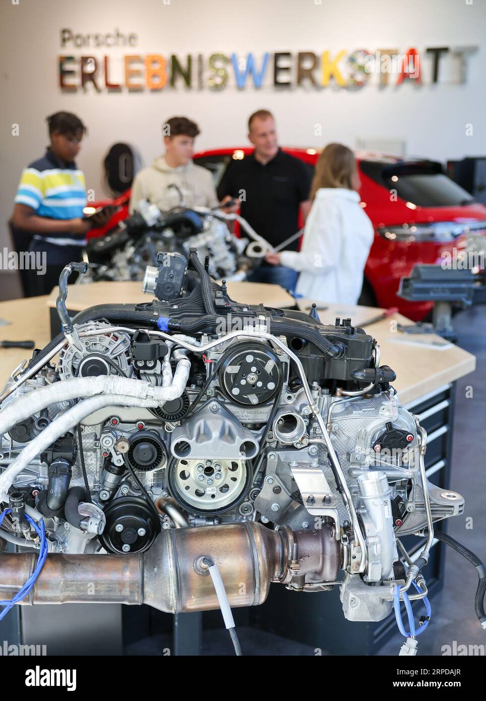 4 cylinder boxer engine hi-res stock photography and images - Alamy