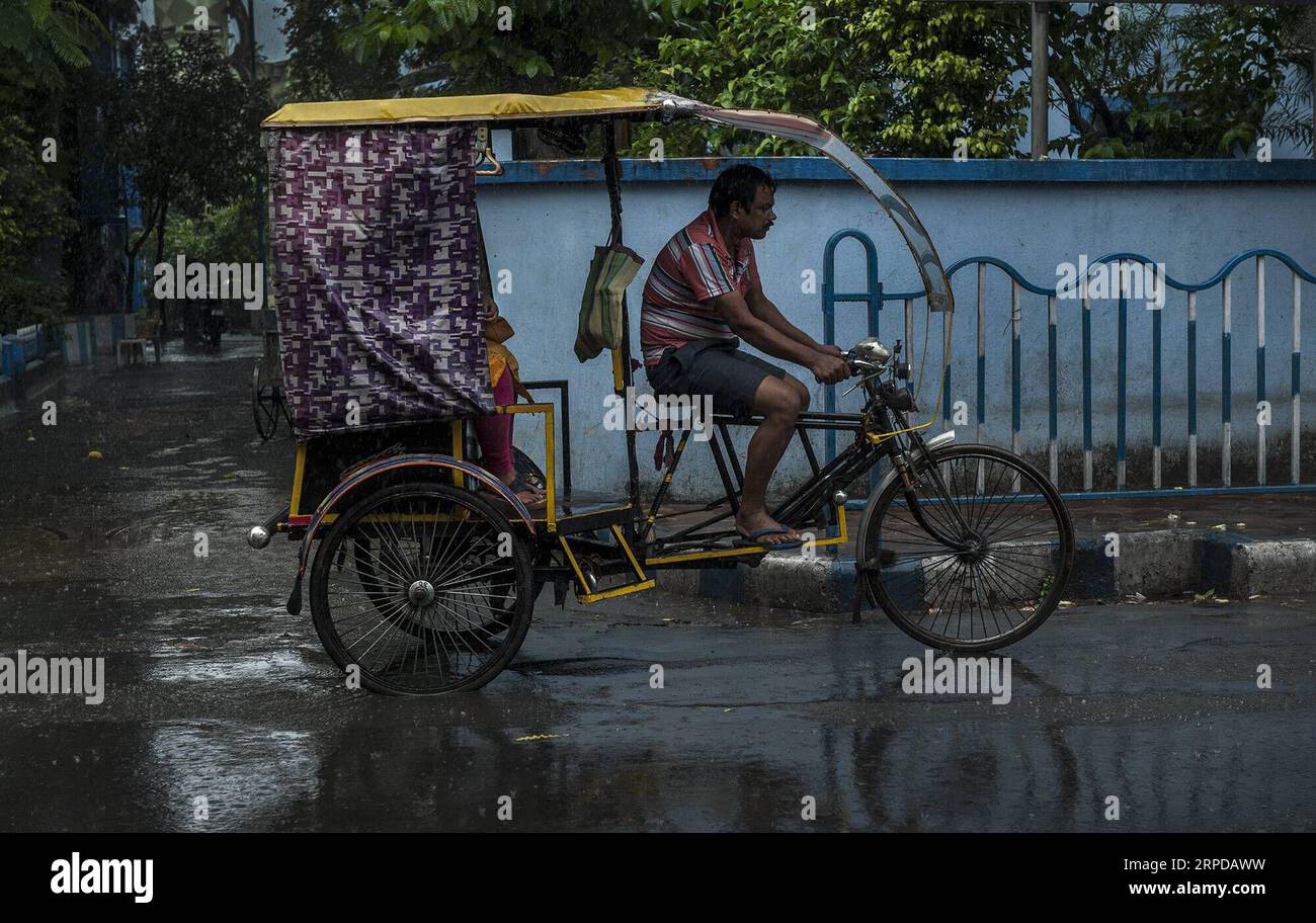 Rickshaw puler hi-res stock photography and images - Alamy