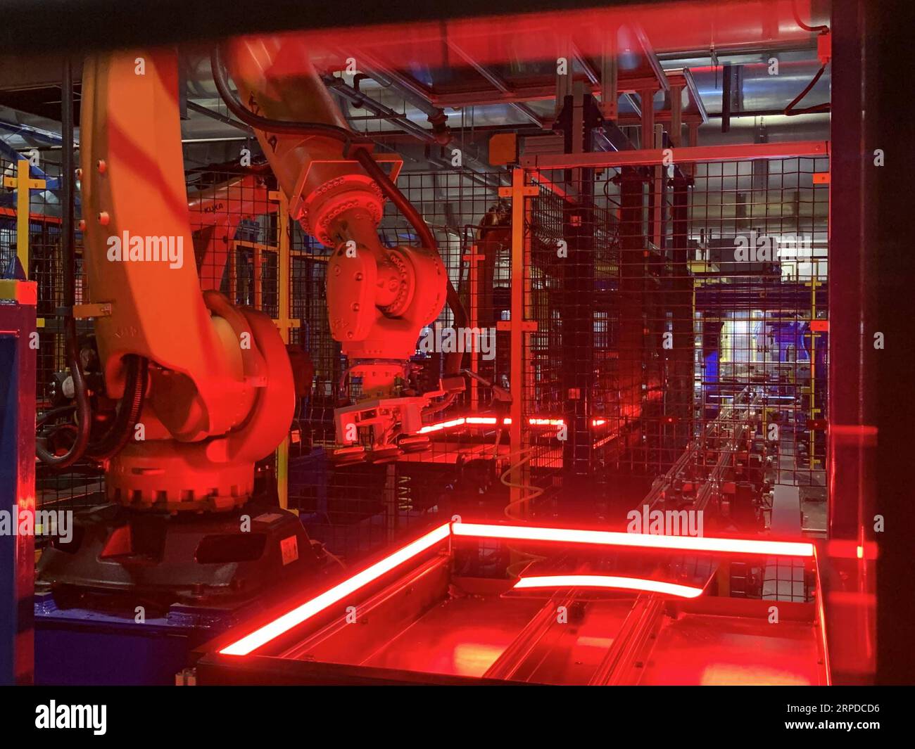Chinese workers factory usa hi-res stock photography and images - Alamy