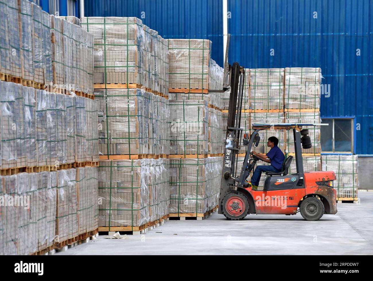 Sponge factory hi-res stock photography and images - Alamy