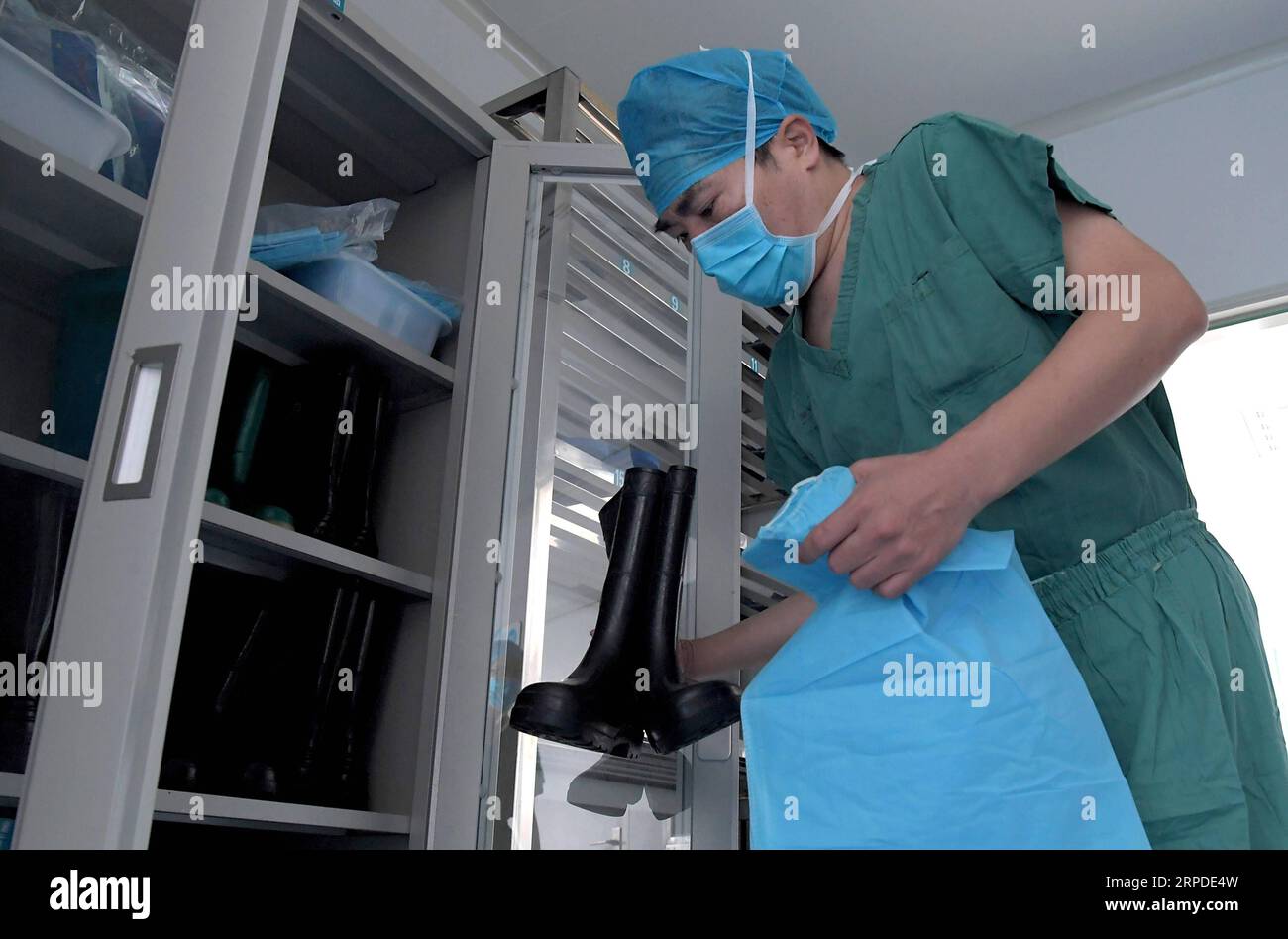 Beresponsible hi-res stock photography and images - Alamy