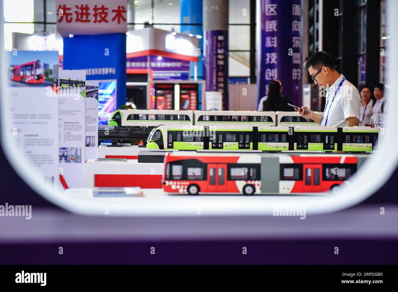 Autonomous buses hi-res stock photography and images - Alamy