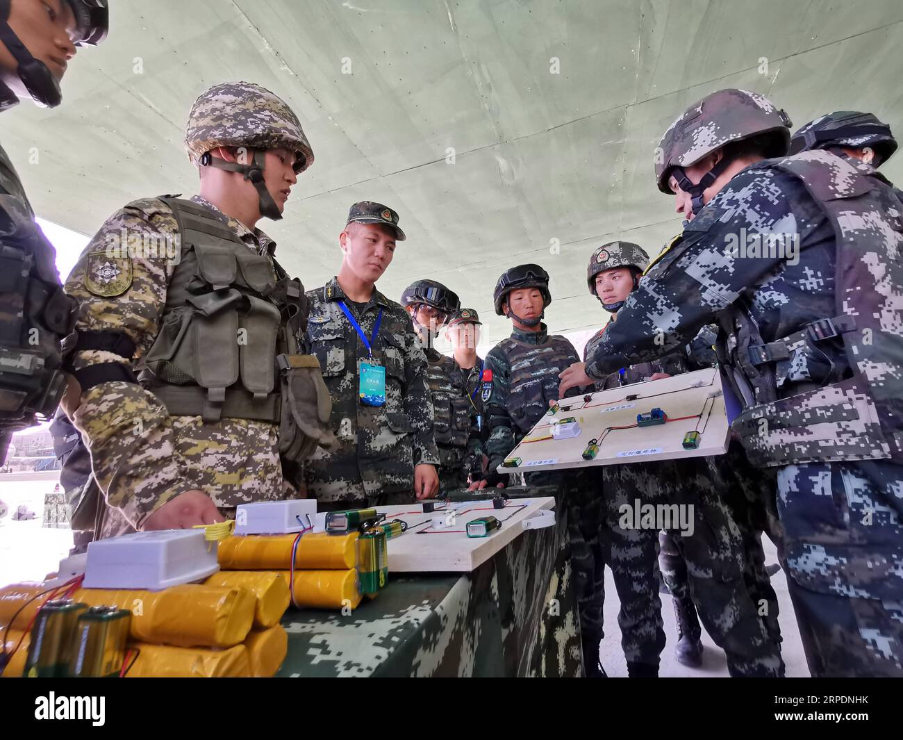 Police explosive training hi-res stock photography and images - Alamy