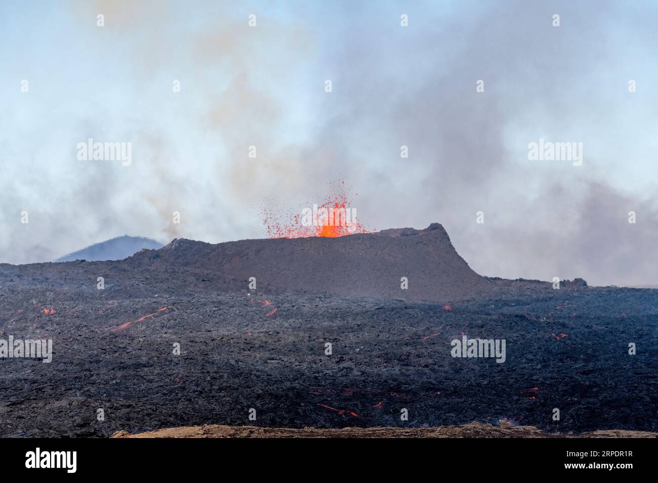 Close up view of the spatter cone of the fissure near Litli-Hrútur Hill ...