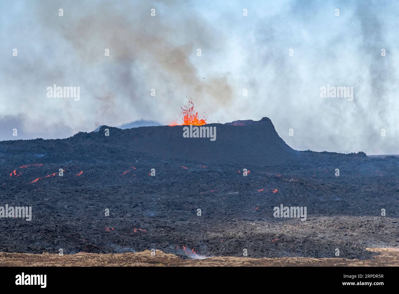 Close up view of the spatter cone of the fissure near Litli-Hrútur Hill ...