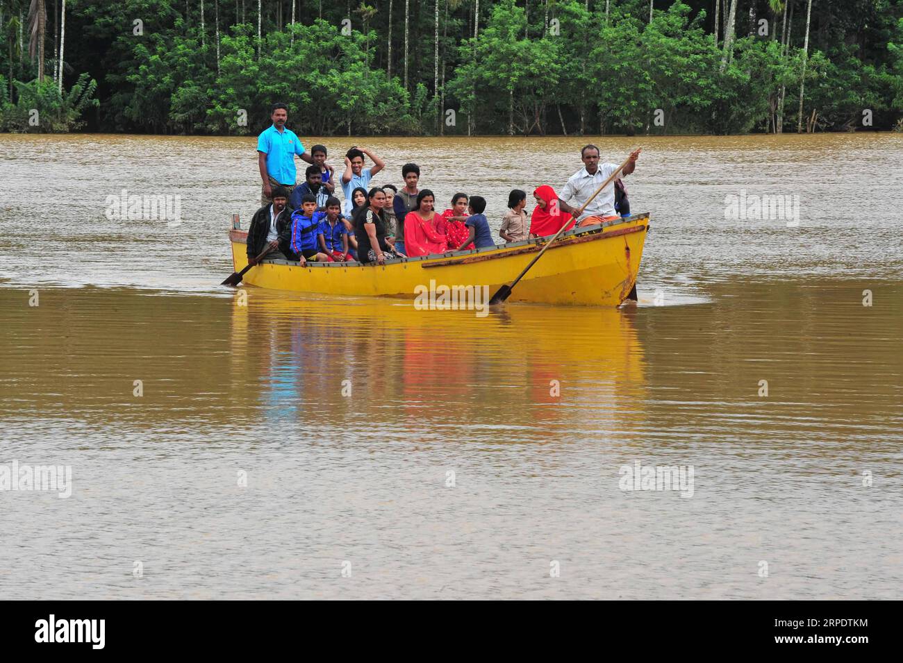 2019 flood india boat hi-res stock photography and images - Alamy
