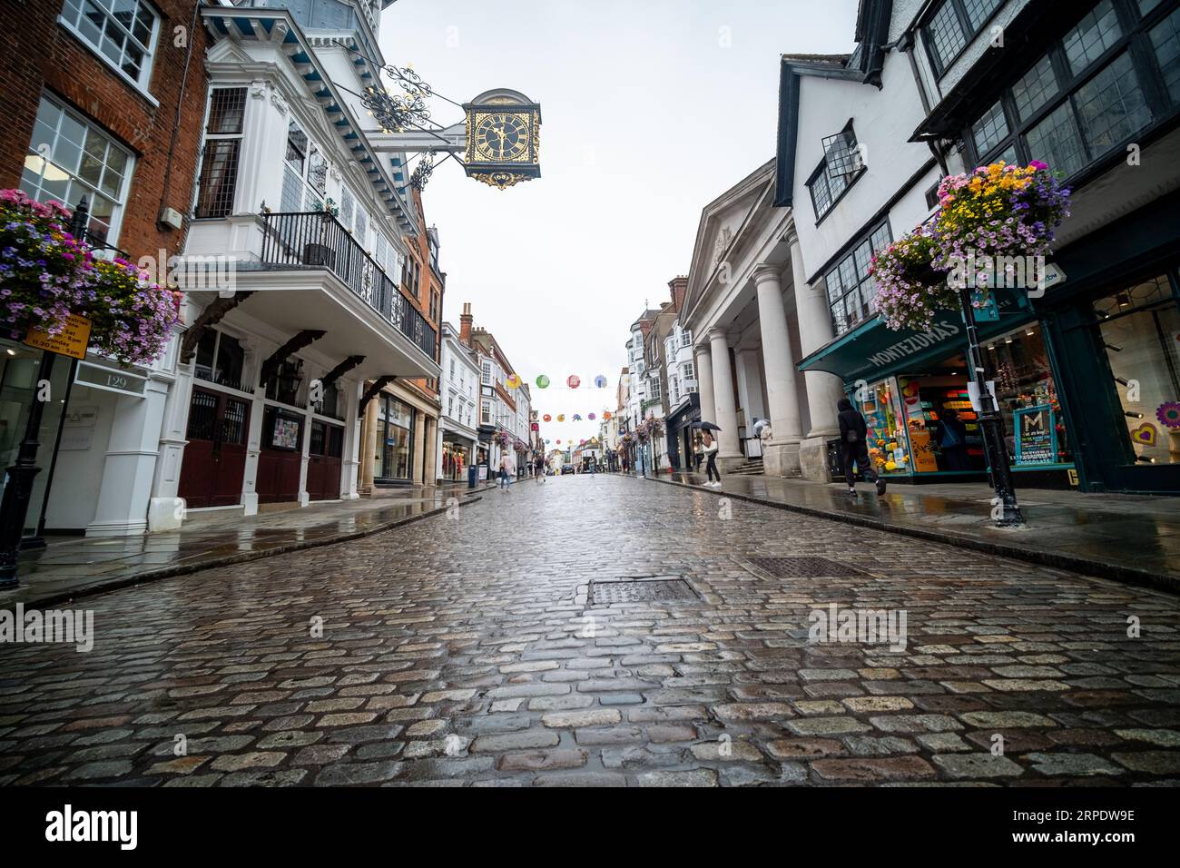 Historic guildford high street hi-res stock photography and images - Alamy