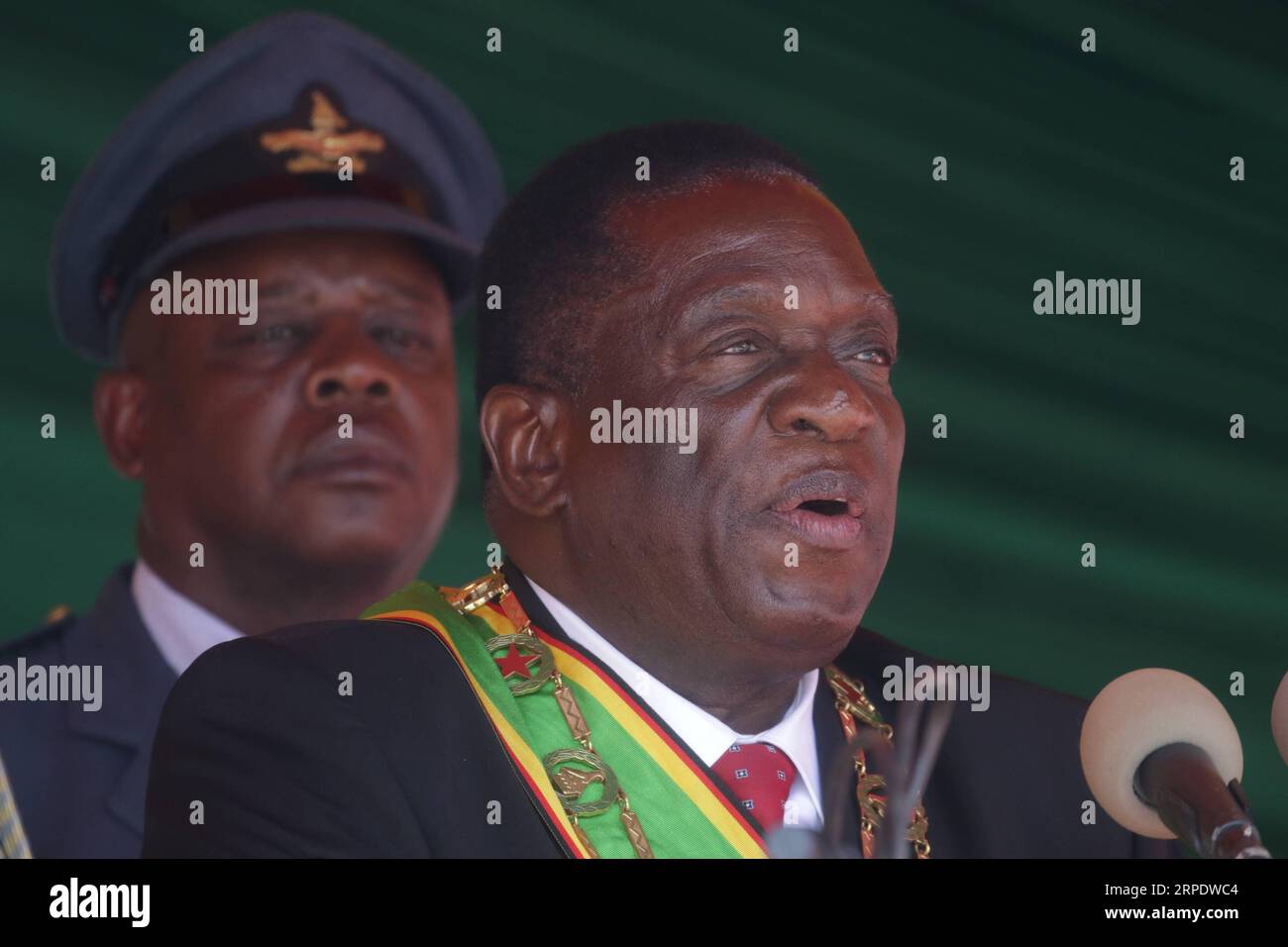 (190812) -- HARARE, Aug. 12, 2019 (Xinhua) -- Zimbabwean President ...