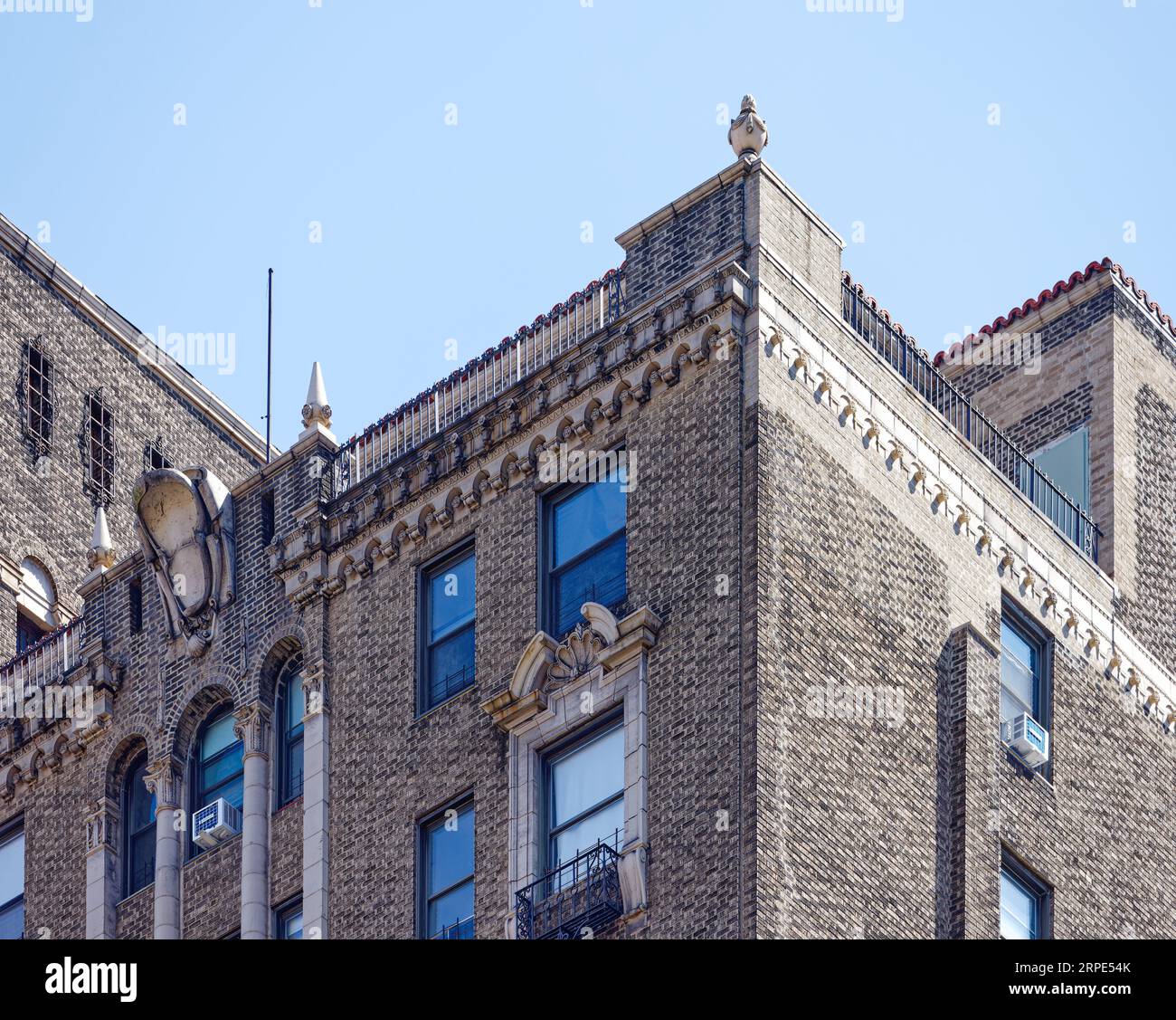 Upper West Side: Emery Roth designed – and lived in – Walter Arms, a ...