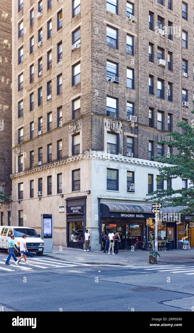 Upper West Side: Emery Roth designed – and lived in – Walter Arms, a ...