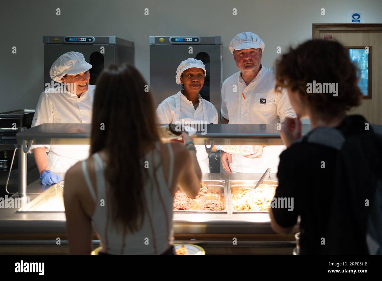 France students school canteen lunch hi-res stock photography and ...