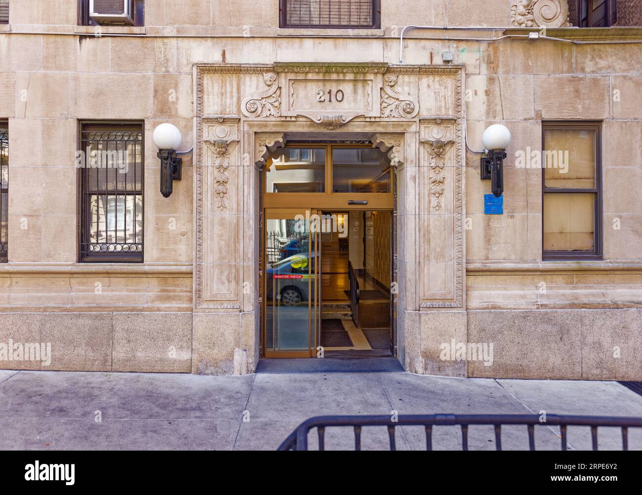 Upper West Side: Emery Roth designed – and lived in – Walter Arms, a ...