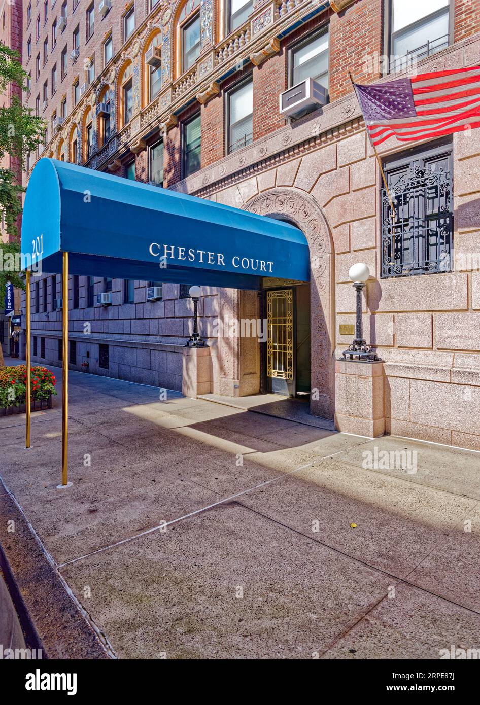 Upper West Side: Emery Roth designed Chester Court, paired with Edna ...