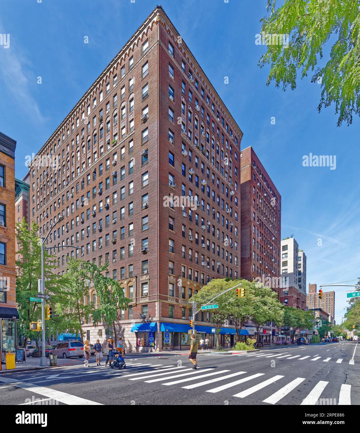 Upper West Side: Emery Roth designed Chester Court, paired with Edna ...