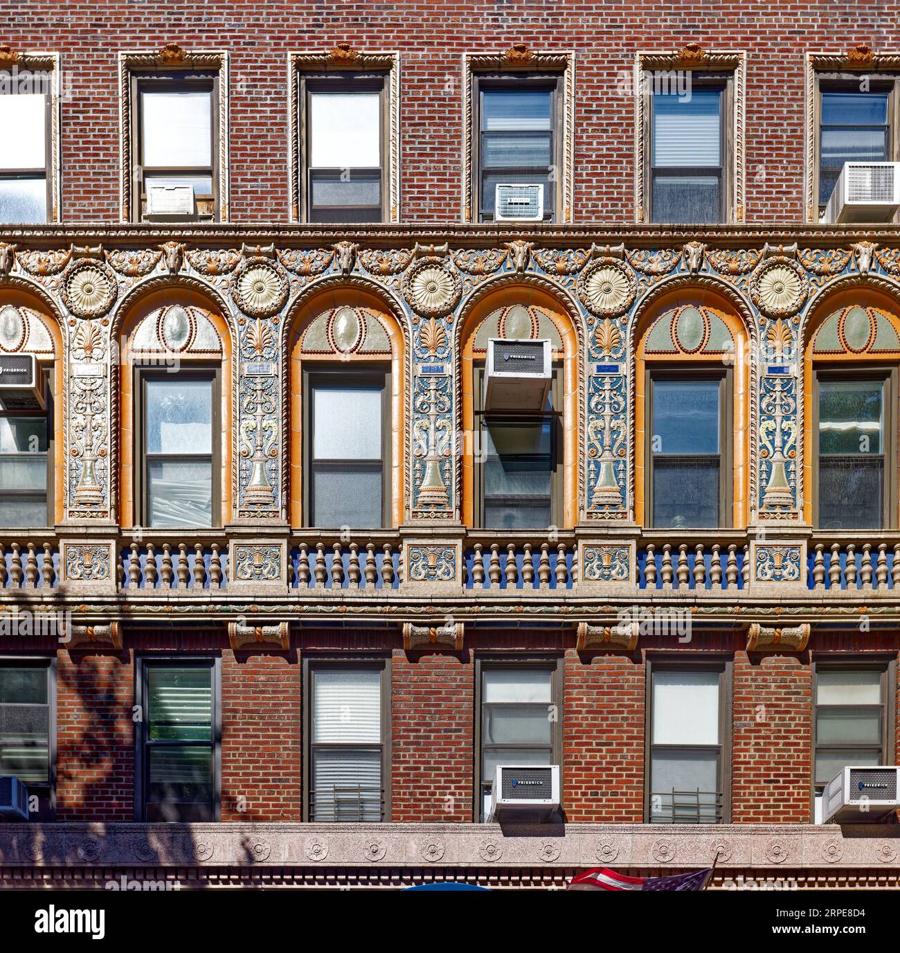 Upper West Side: Emery Roth designed Chester Court, paired with Edna ...