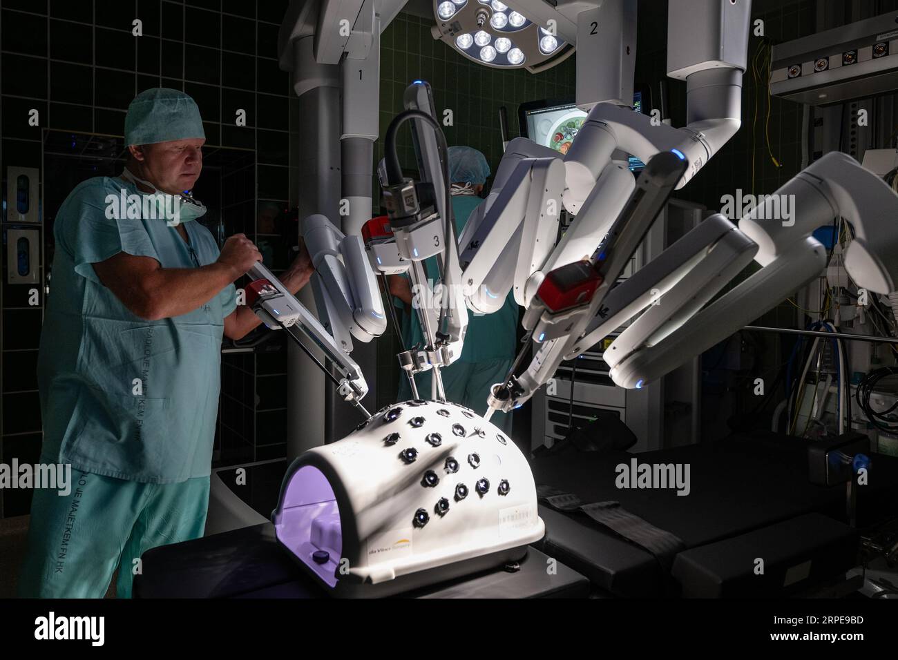 Surgical system hi-res stock photography and images - Alamy