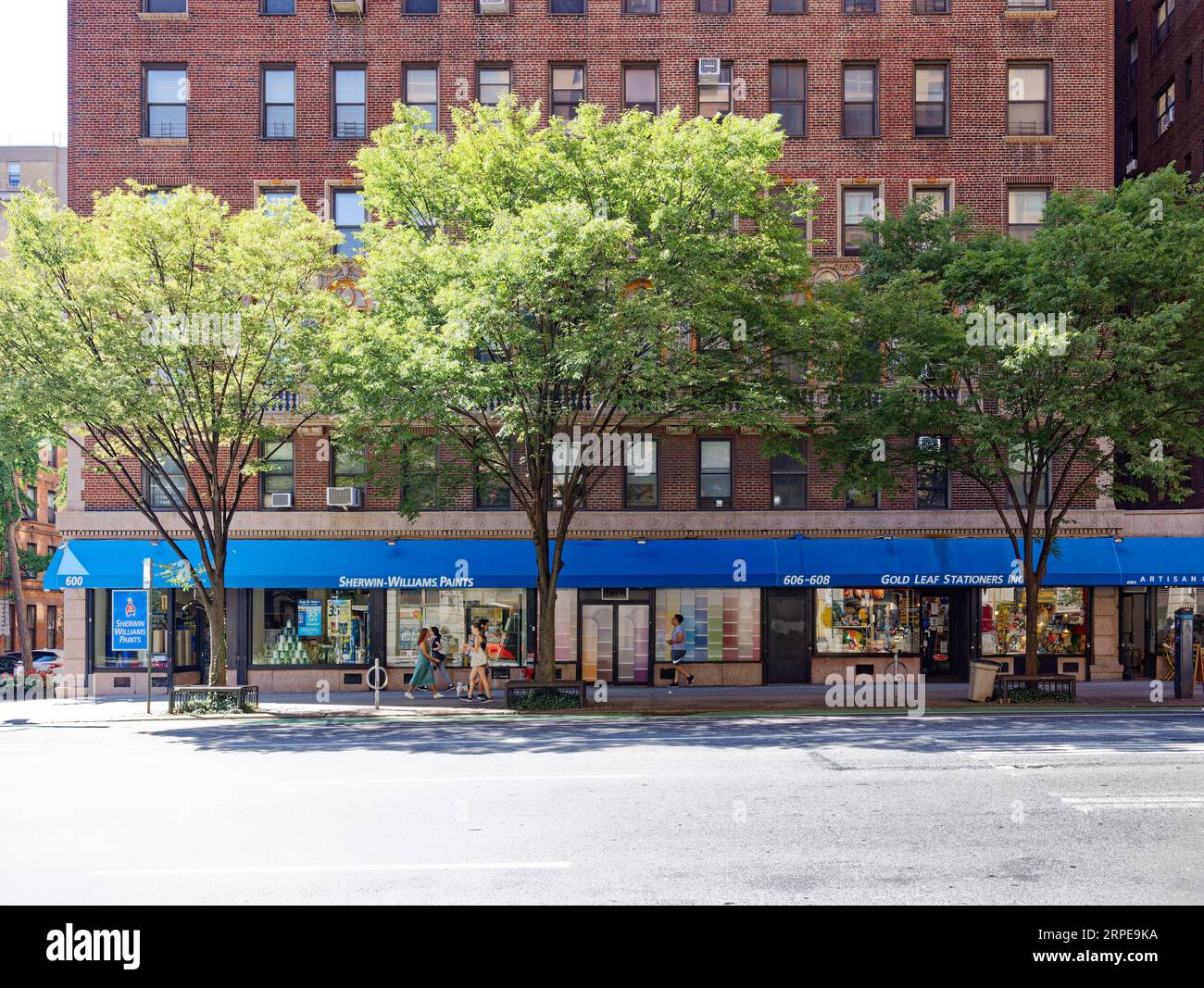 Upper West Side: Emery Roth designed Chester Court, paired with Edna ...