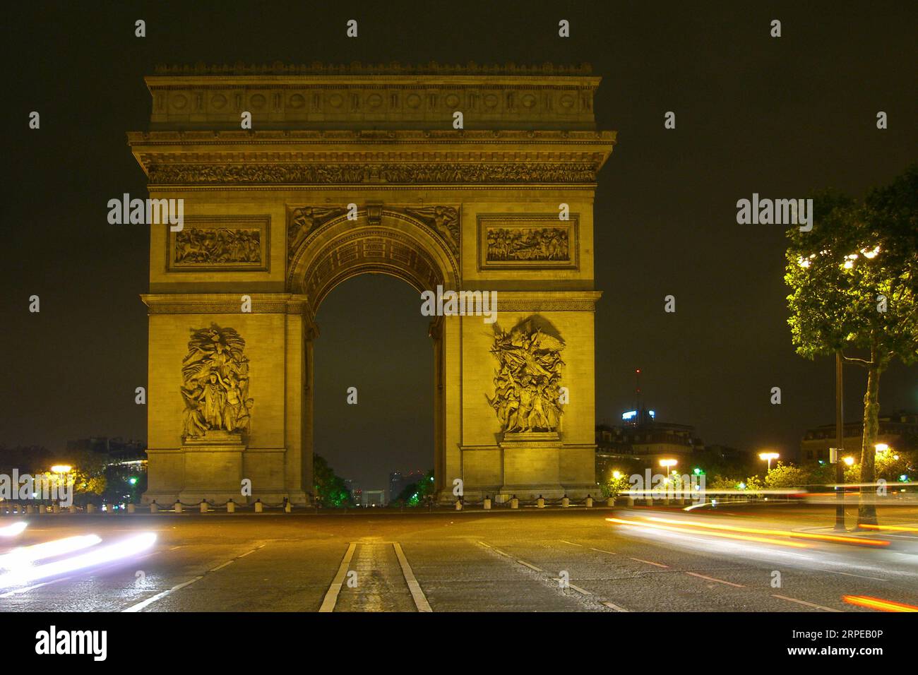 Front view of the Arc de Triomphe in Paris by night Stock Photo - Alamy