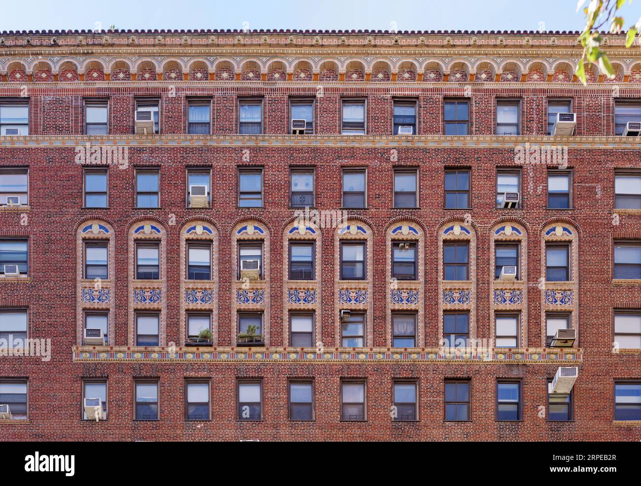 Upper West Side: Emery Roth designed Chester Court, paired with Edna ...