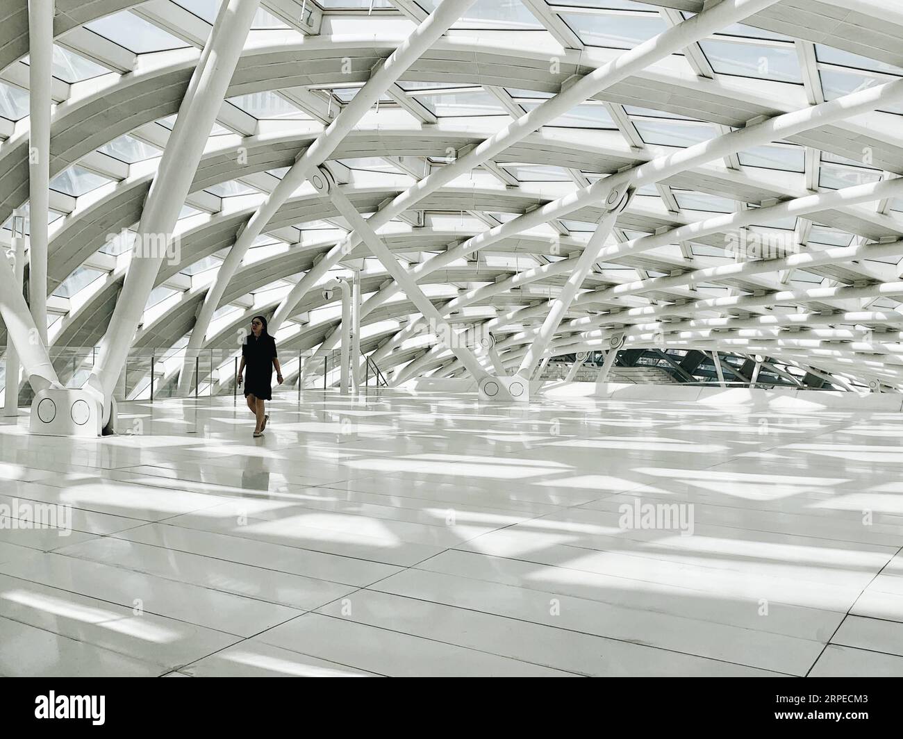 (190825) -- BEIJING, Aug. 25, 2019 -- Mobile photo shows a tourist ...