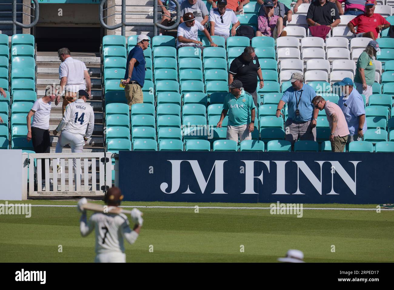 London, UK. 4th Sep, 2023. ‘Lost ball' players and spectators look for ...