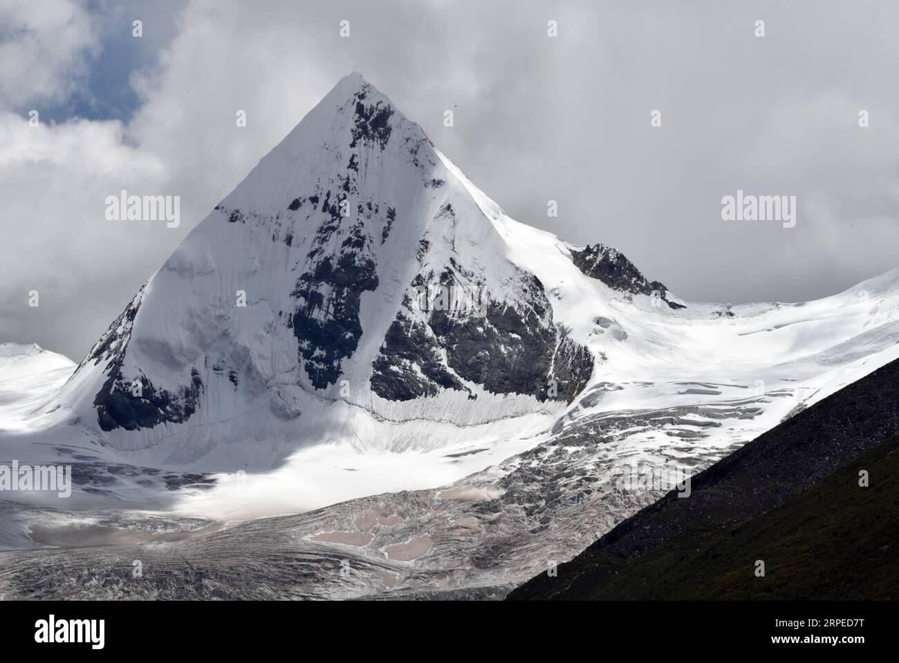 Biru tibet hi-res stock photography and images - Alamy