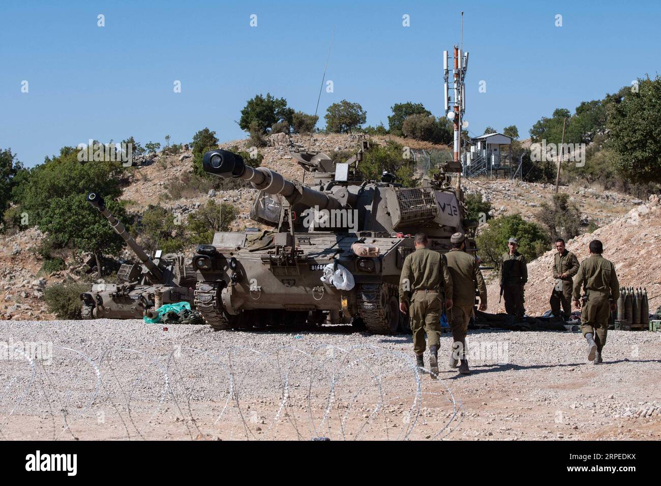 (190825) -- GOLAN HEIGHTS, Aug. 25, 2019 (Xinhua) -- Israeli soldiers ...