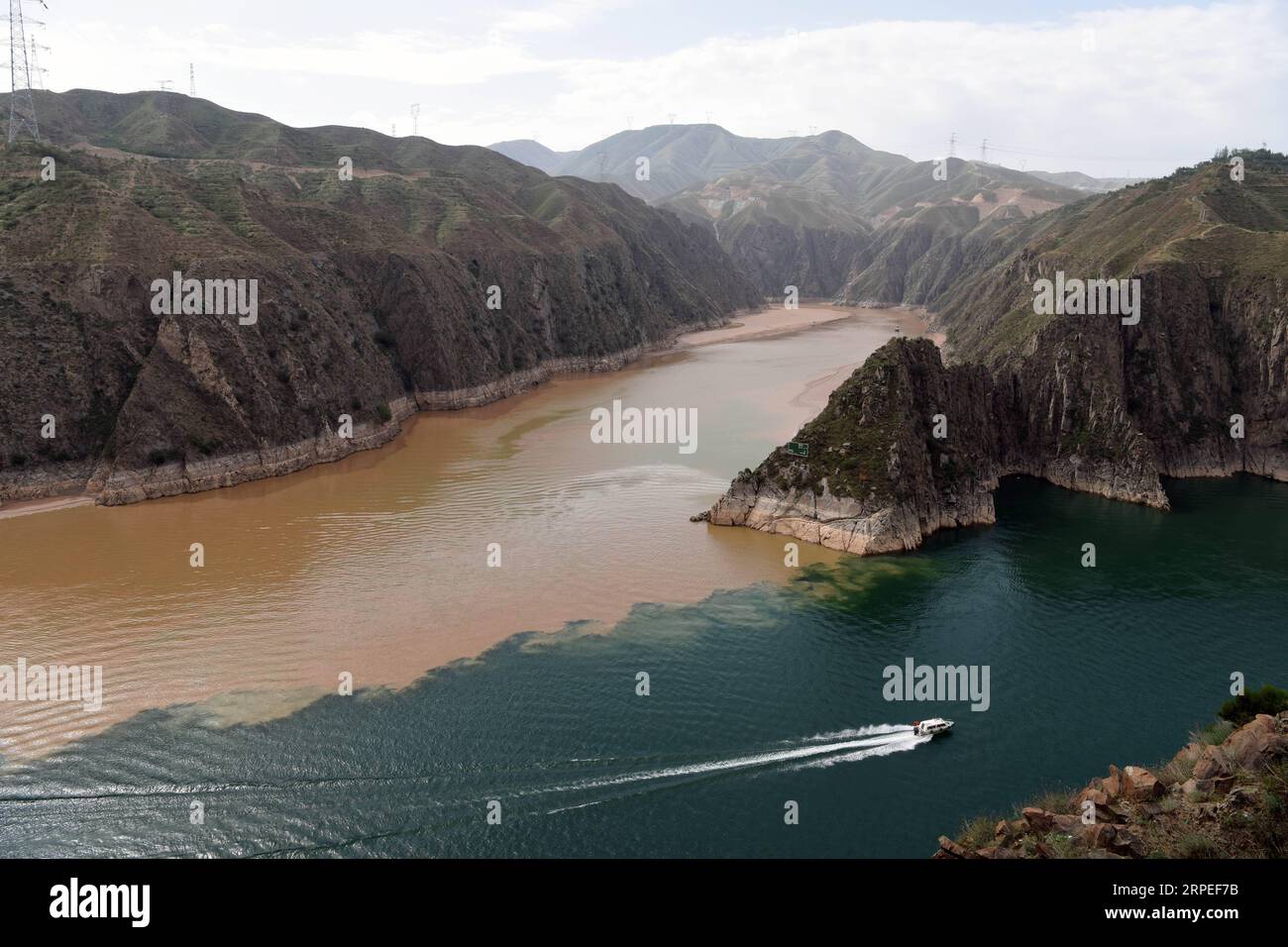 (190827) -- GANSU, Aug. 27, 2019 -- Photo taken on June 2, 2019 shows a ...
