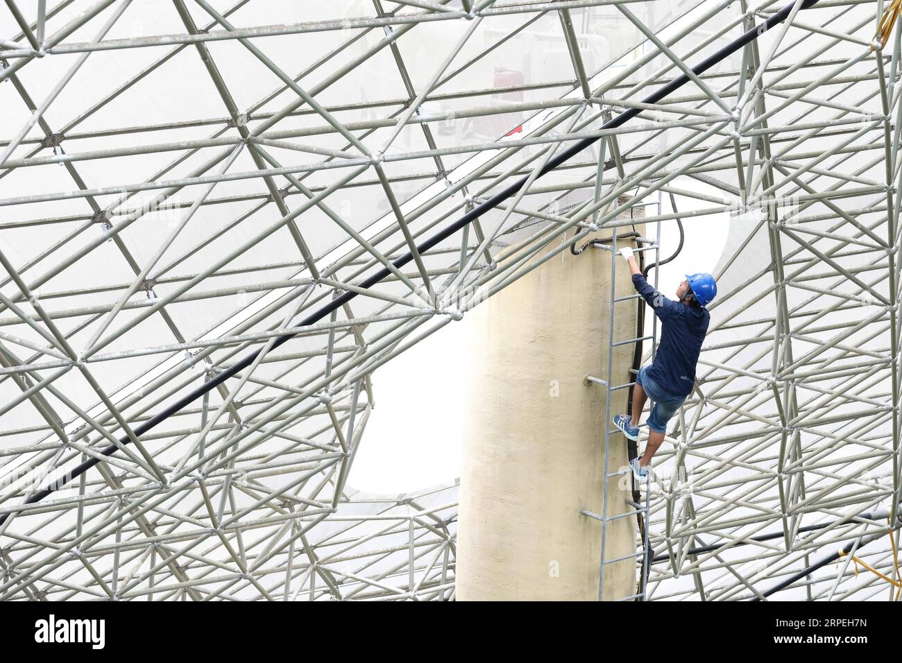(190829) -- PINGTANG, Aug. 29, 2019 -- A staff member conducts ...