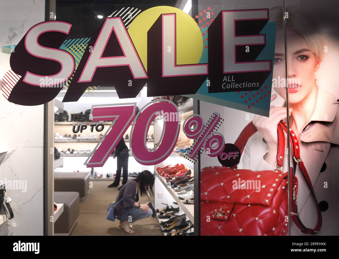 Negative impact on business hi-res stock photography and images - Alamy