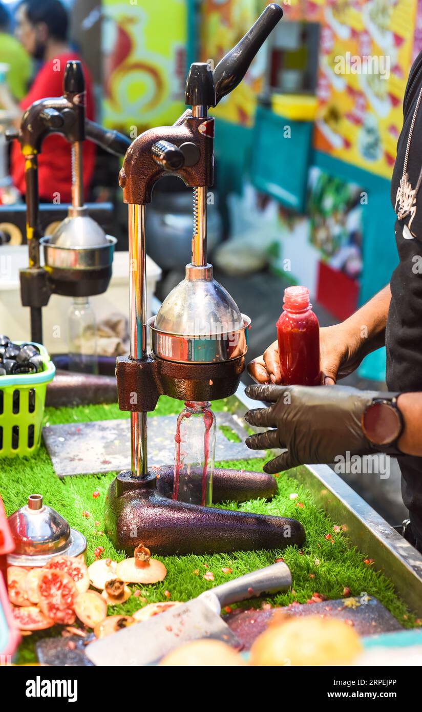 Juice making process hi-res stock photography and images - Alamy