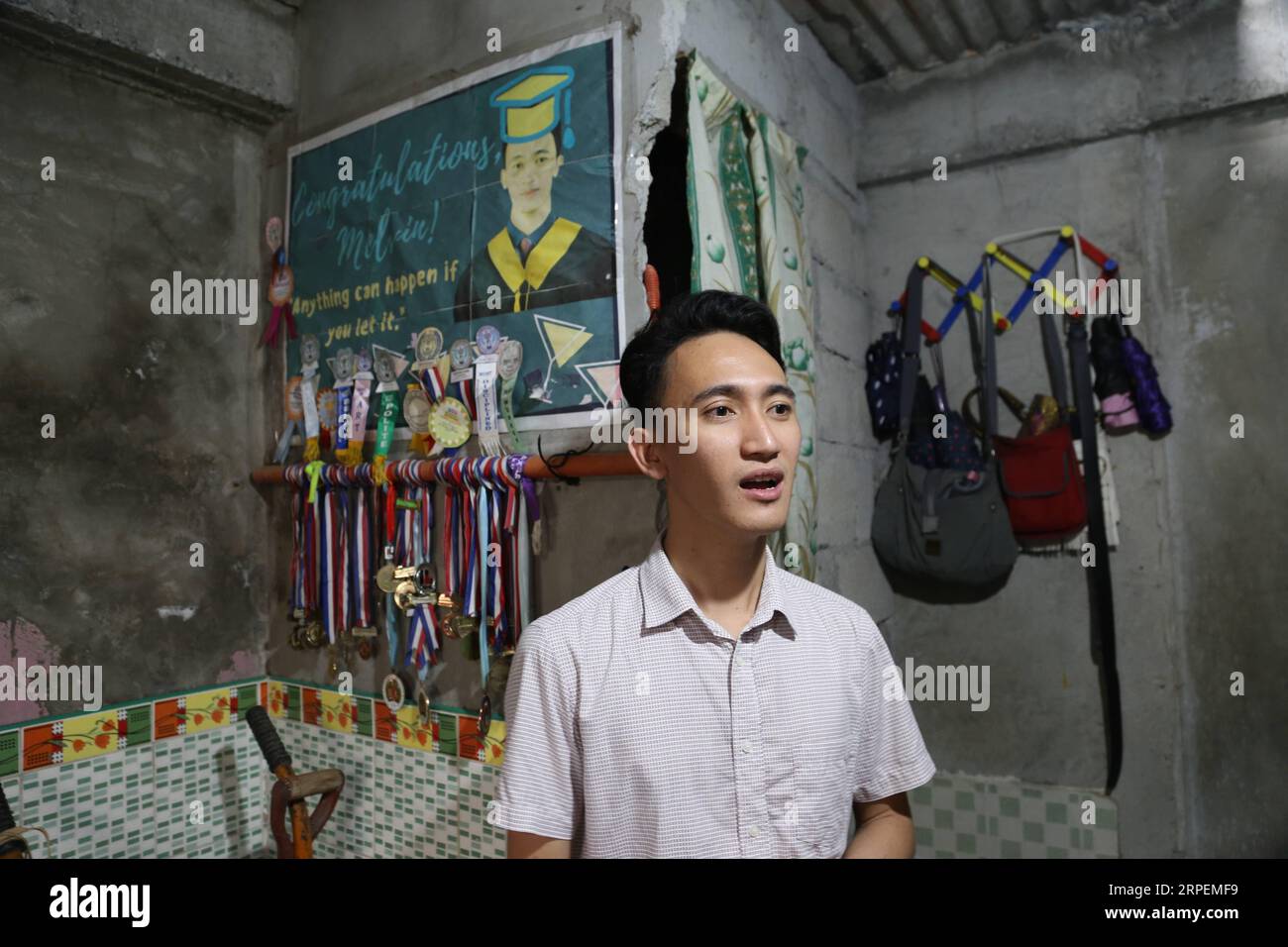 Chinese 13 year old boy hi-res stock photography and images - Alamy