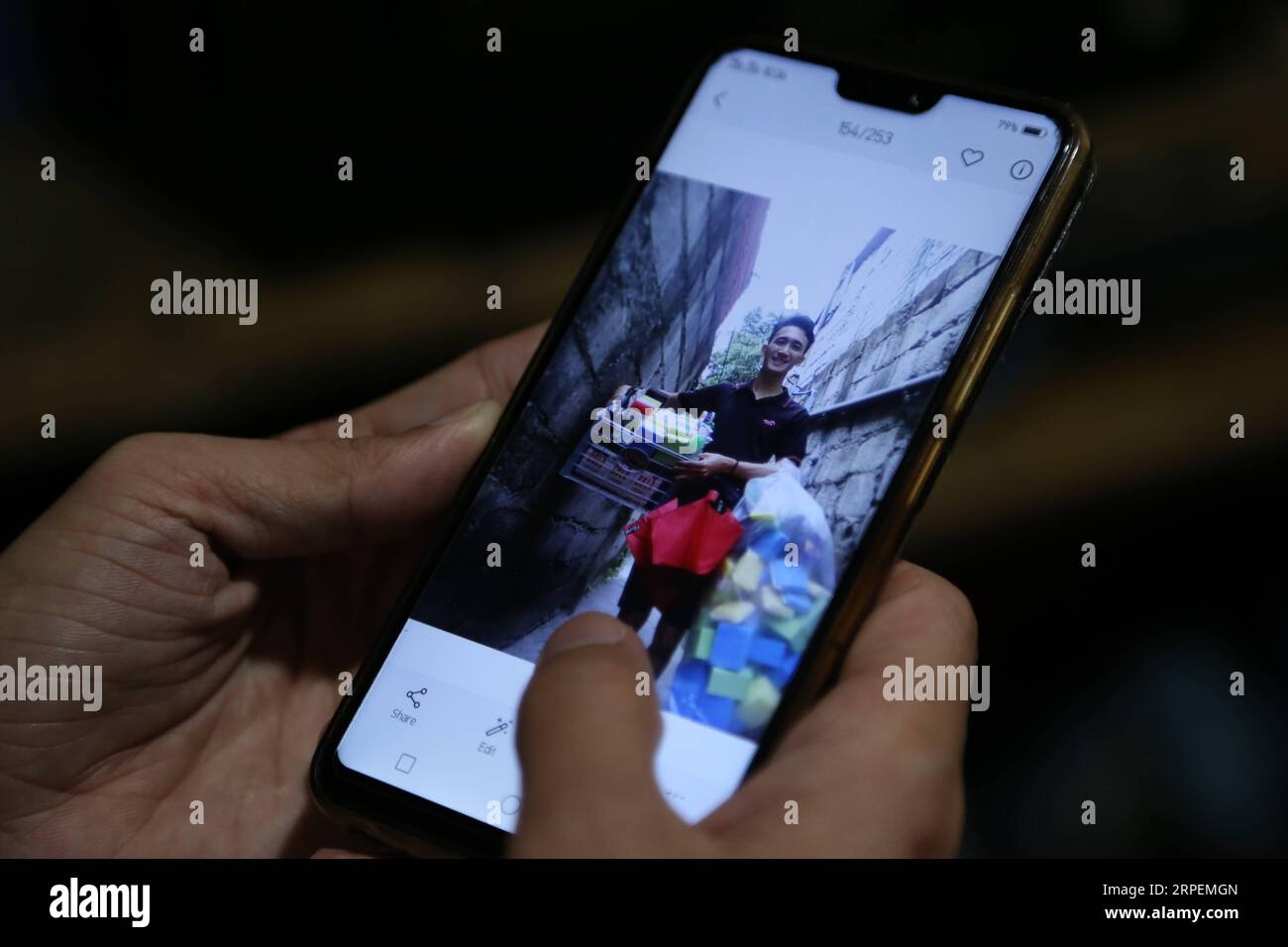 (190901) -- MANILA, Sept. 1, 2019 -- A picture of Melvin Chua walking ...