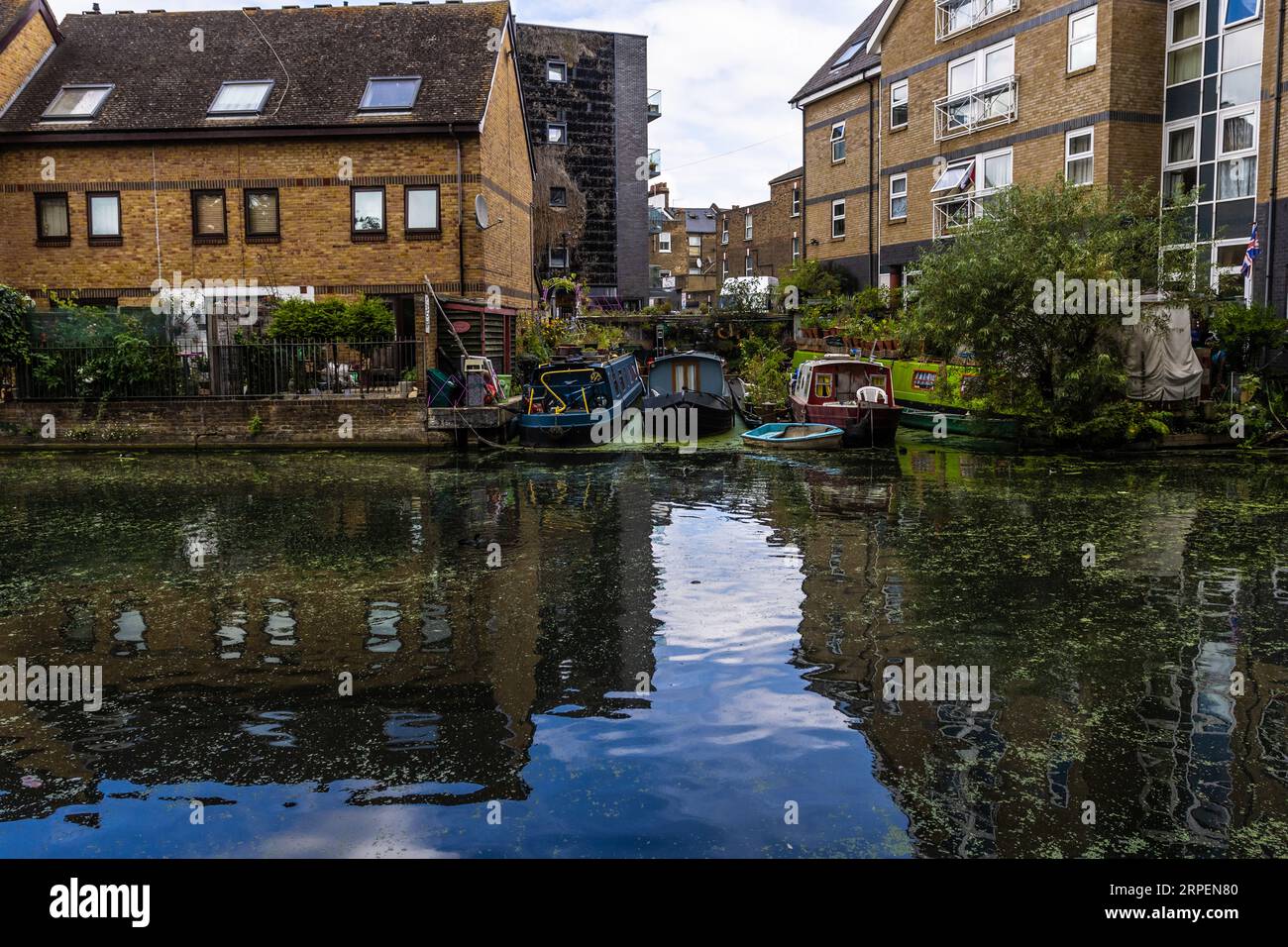 Grand union canal notting hill hi-res stock photography and images - Alamy