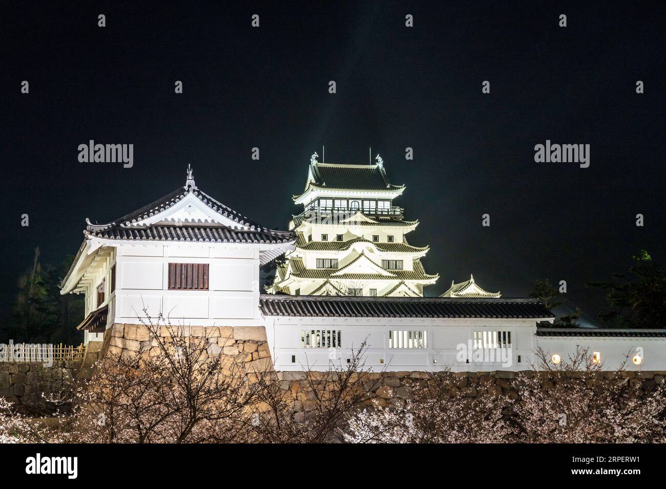 Illuminated yagura mon, gate with turret over, the Sujigane Gomon gate ...